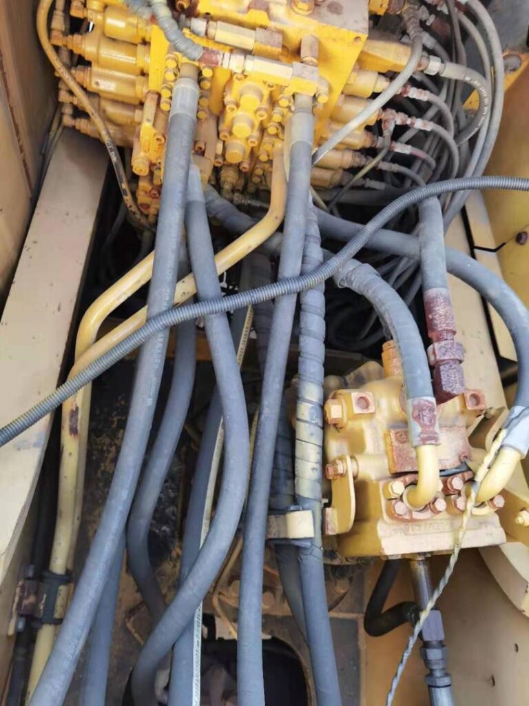 Excavadora Komatsu PC220-8, año 2019, 3000 Horas – MS Chile SpA